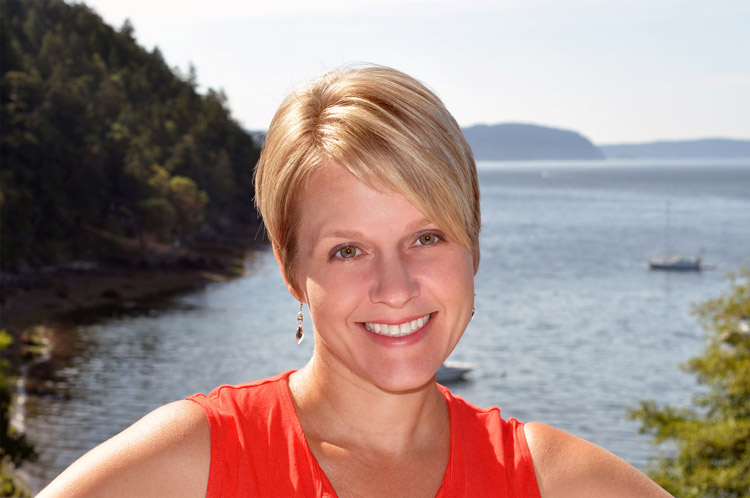 Award-winning author Kelli Estes to speak at MI Women's Club luncheon ...