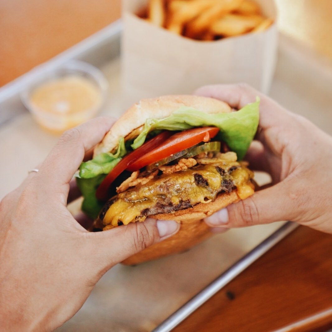 Hap's Burgers & Taps delivers a delicious burger and recalls local ...